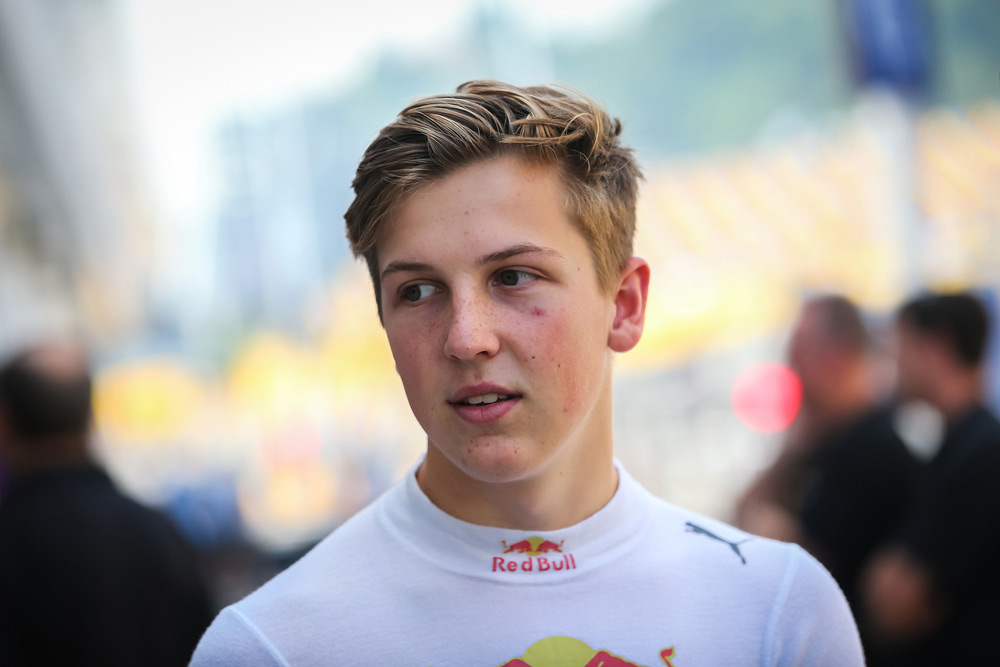 Lawson storms to 7th at Macau GP | Talk Motorsport