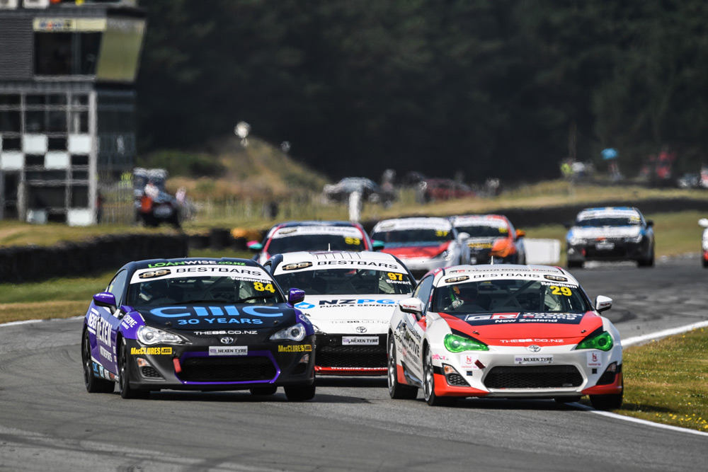 Robotham back on top after trio of Teretonga thrillers | Talk Motorsport