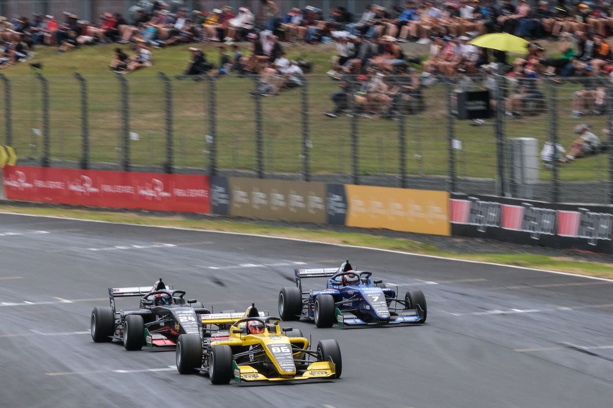 Plenty of positives after tough weekend for Dayle ITM Racing | Talk ...