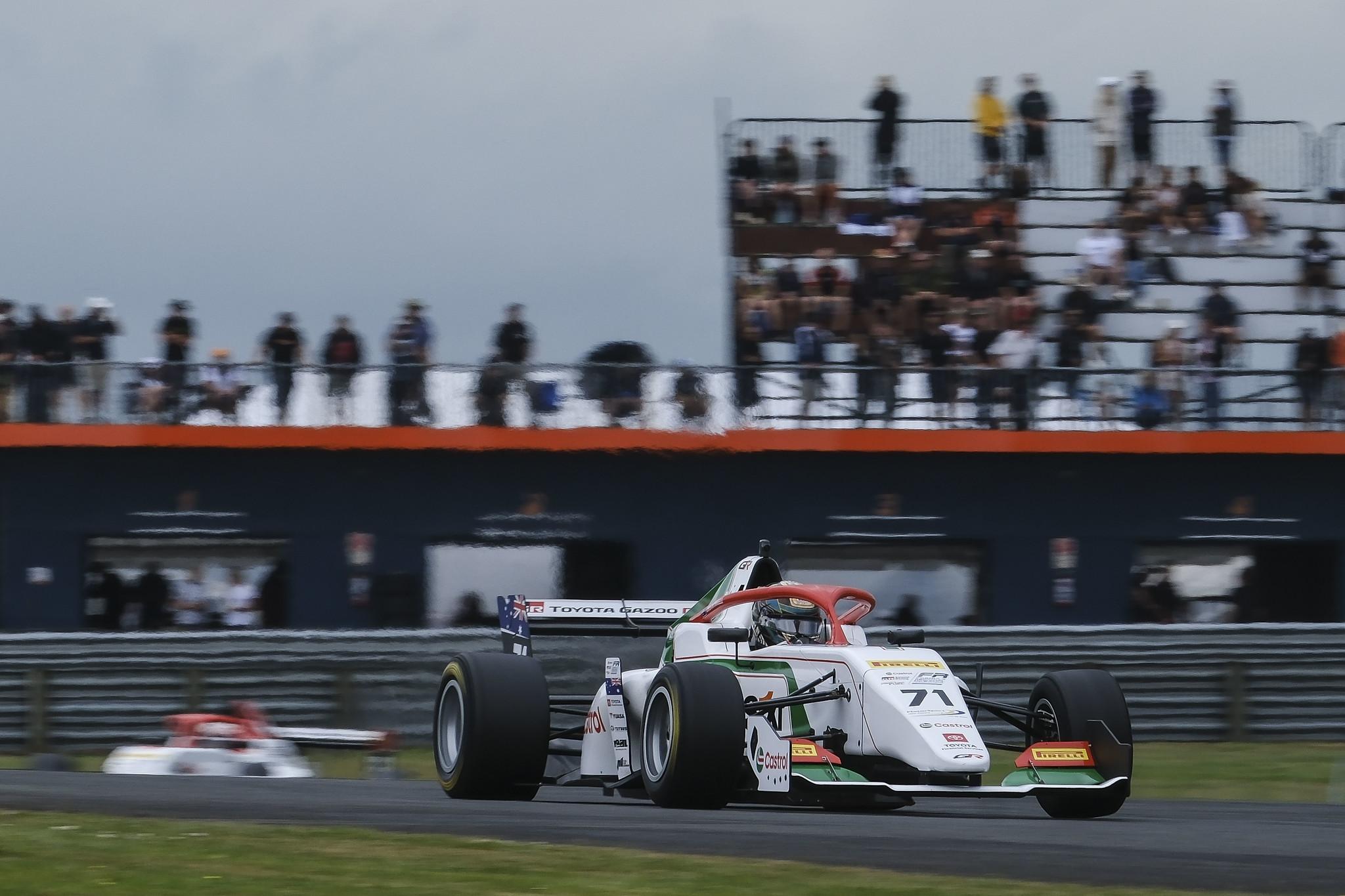 Patient Mansell hits sweet spot for first pole position of the season | Talk Motorsport