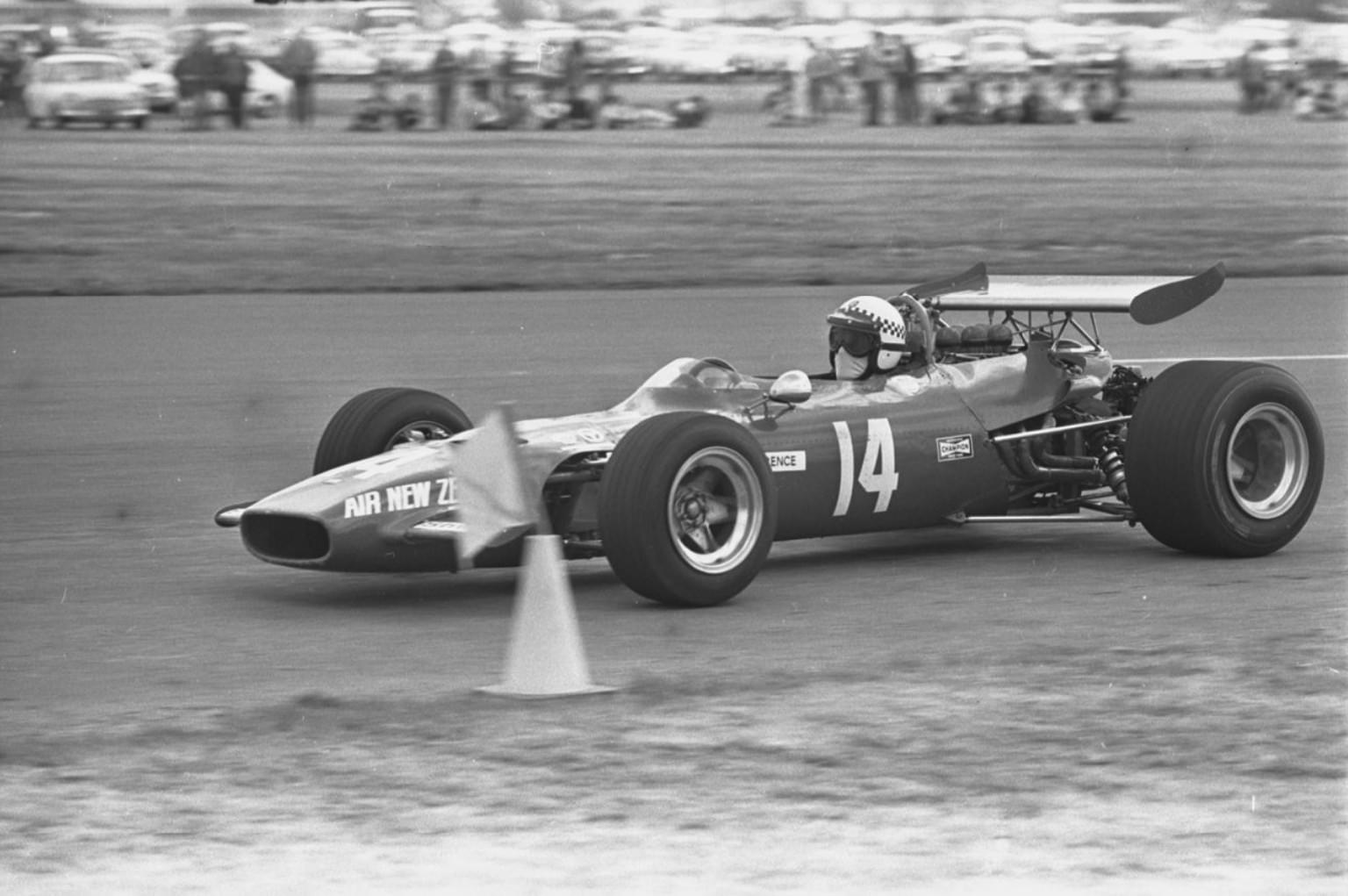 Legends of Speed celebrations for Graeme Lawrence and family set to go ...