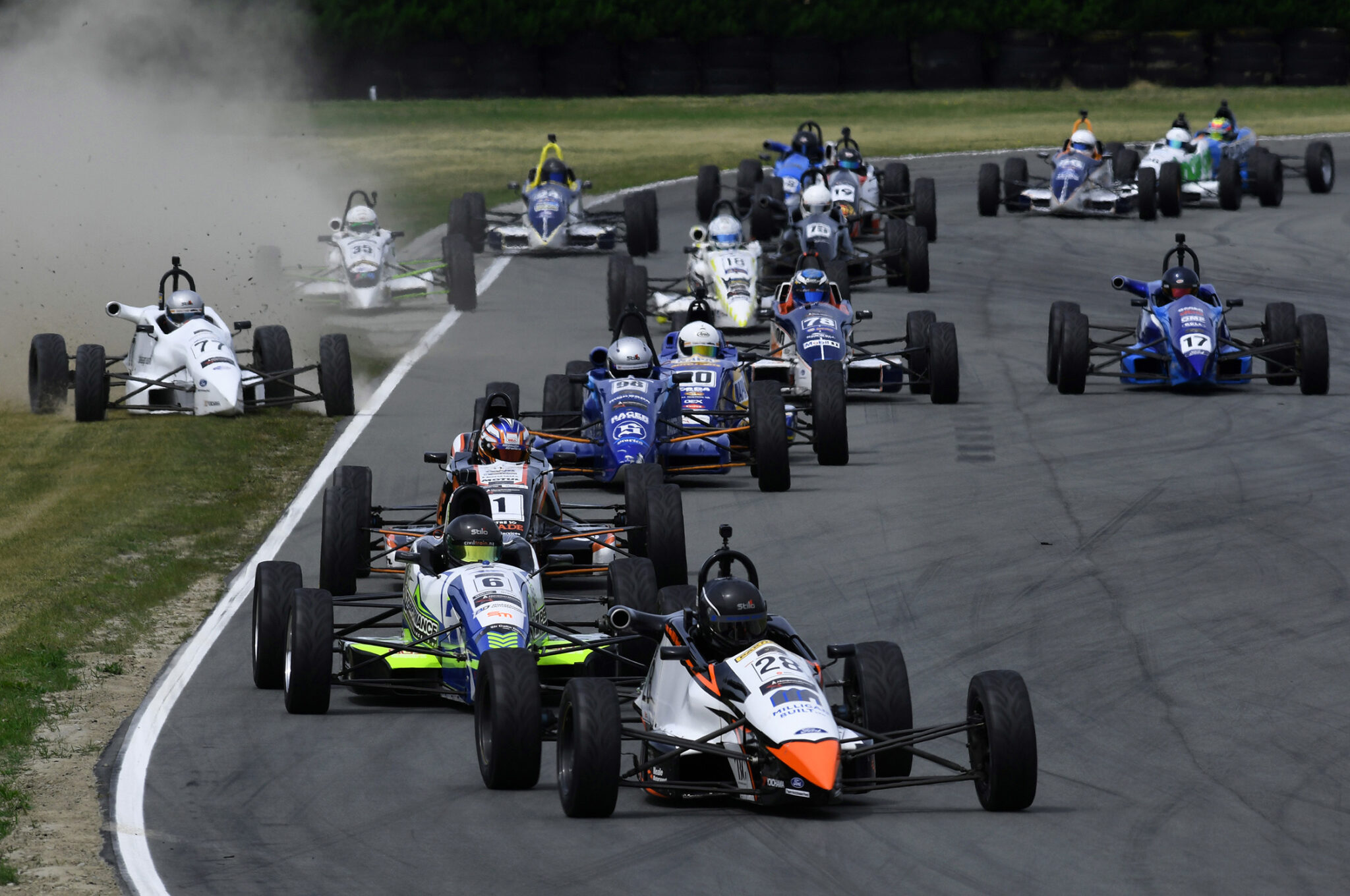 Dowdall grabs lead of NZ Formula Ford Championship in Timaru | Talk ...