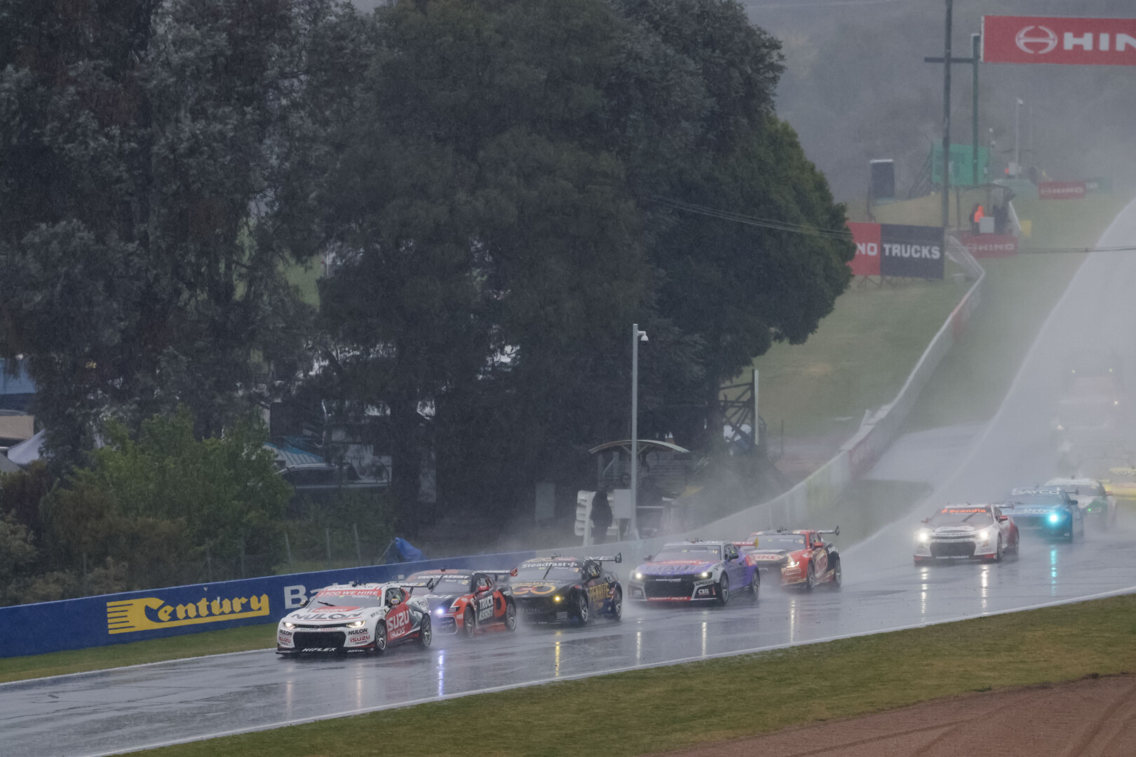 Hard-won podium for Golding/Russell; Hard luck for Stanaway/Morris at ...
