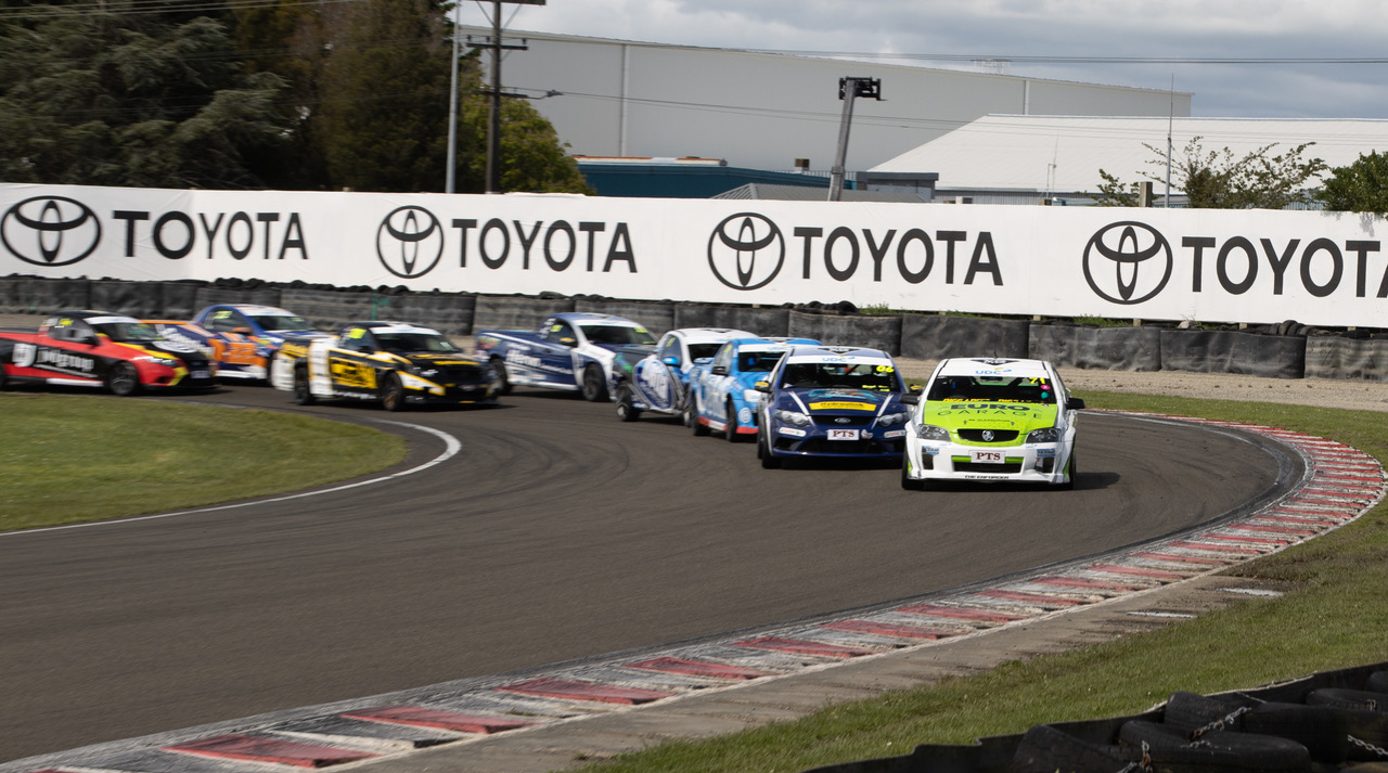 Kroef wins NZV8 Utes opening race at Manfeild | Talk Motorsport