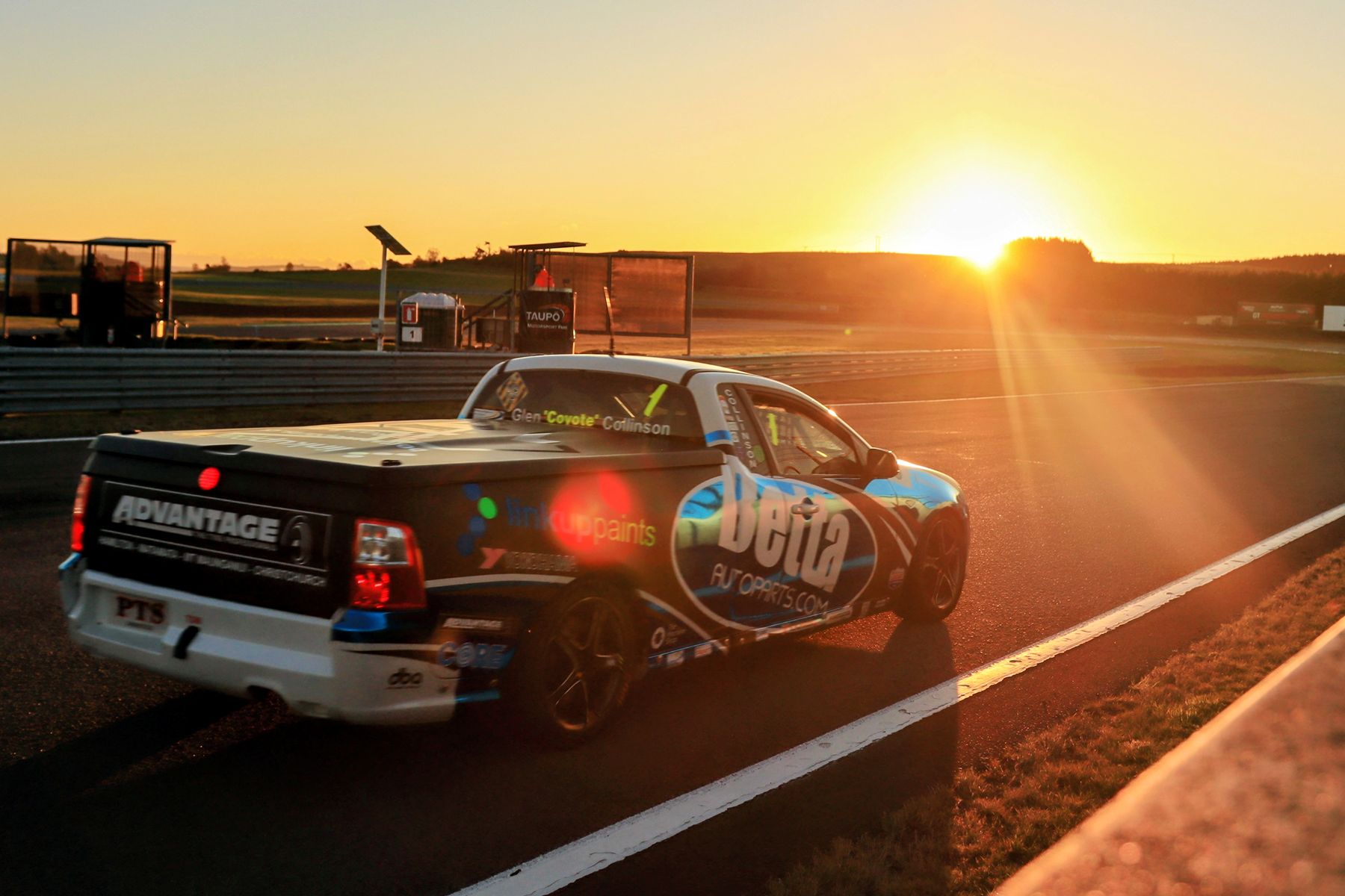 The V8 Utes turn it on in One Hour thriller | Talk Motorsport